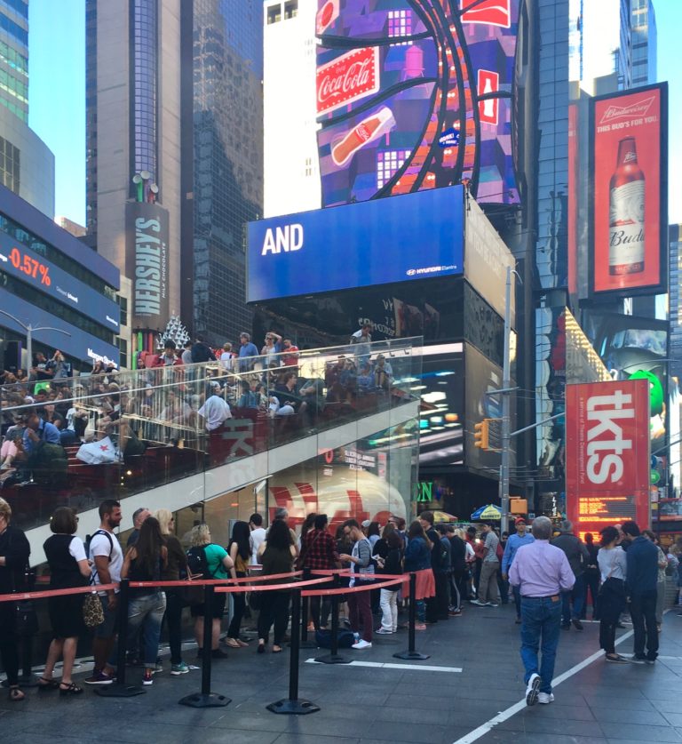 O que Fazer na Times Square? Show da Broadway e Compras